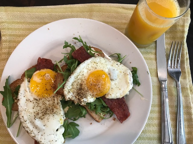 Healthy Egg and Arugula Open Face Breakfast Sandwich – Sunshine and Savory